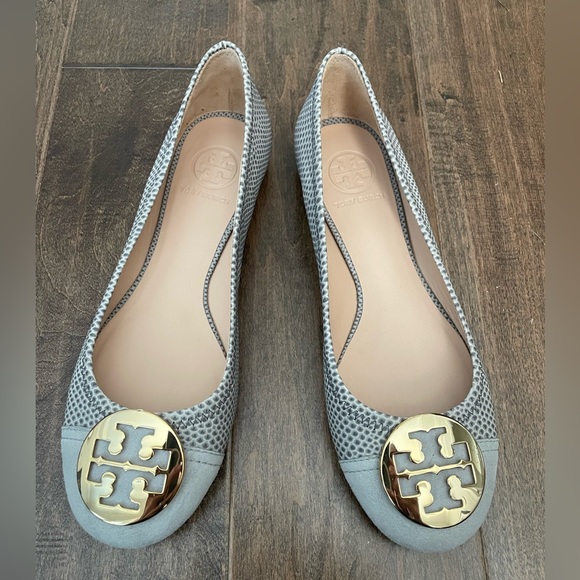 Tory Burch | Shoes | Tory Burch Reva Flat Gray Snakeskin Pattern Size 8 ...